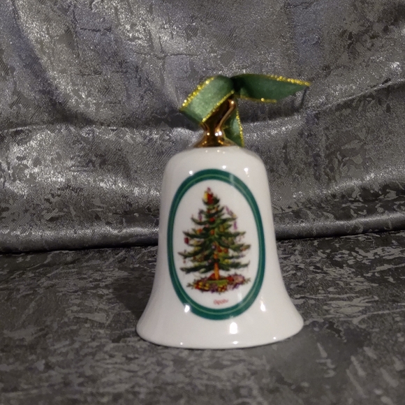 Spode | Accents | 4 Spode Christmas Tree White Bell With Green Ribbon ...
